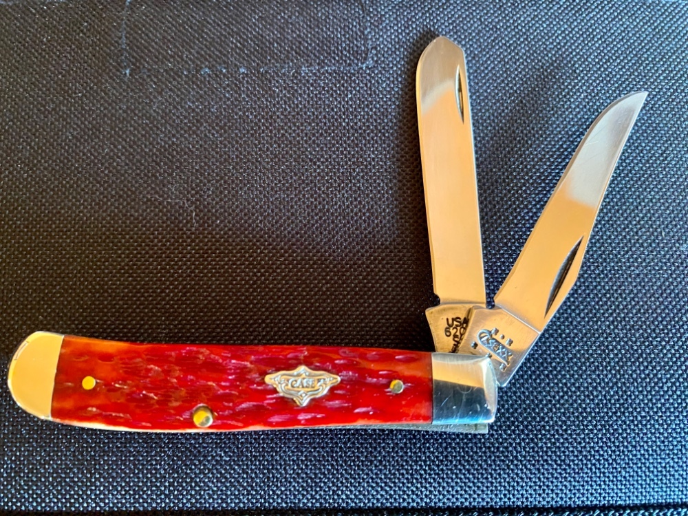 2004 Case XX Red Jigged Bone 6207 Mini Trapper