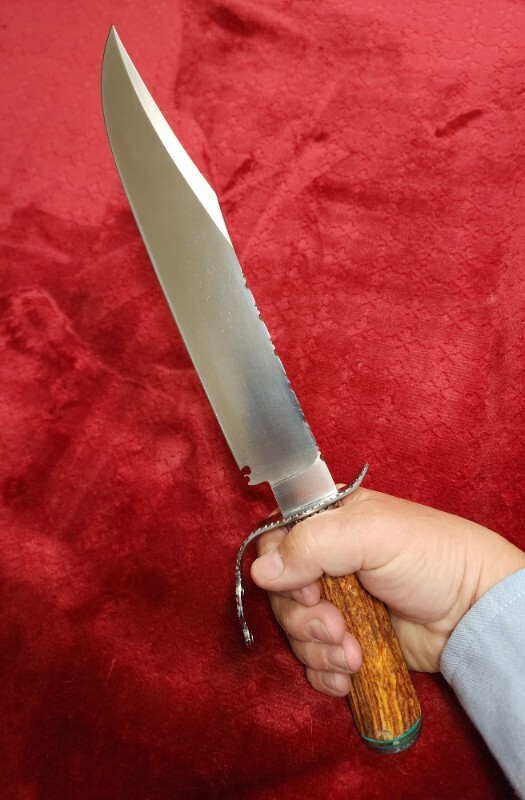 Half D-Guard Bowie knife!!!