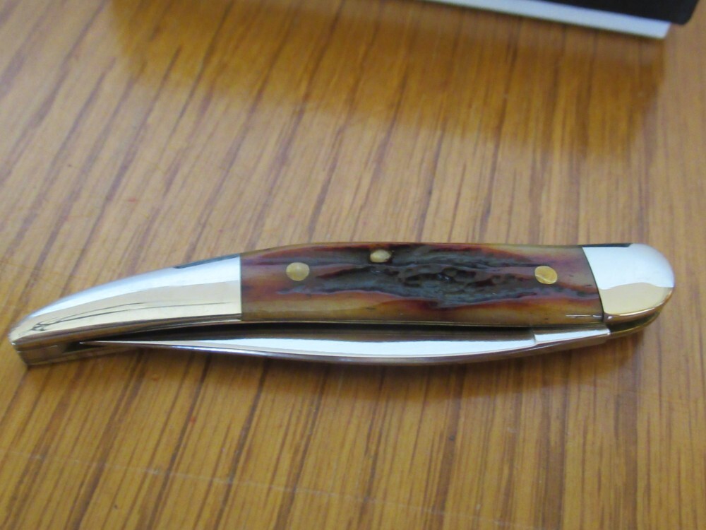 Queen Amber Carved Stag Bone Texas Toothpick Model # 16