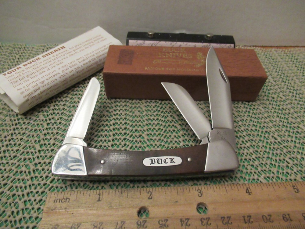 Buck in English Script Mustang Model # 701