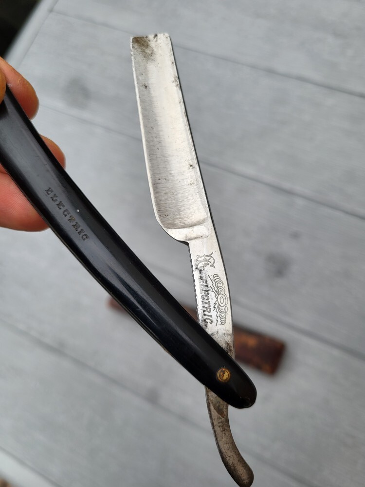 5/8"Vintage Friedmann & Lauterjung Electric Straight Razor with box