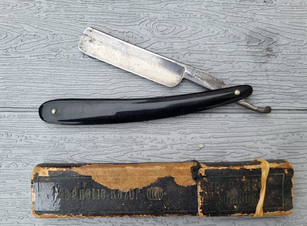 11/16" Vintage Landers Frary & Clark Straight Razor, New Britain, Conn, USA