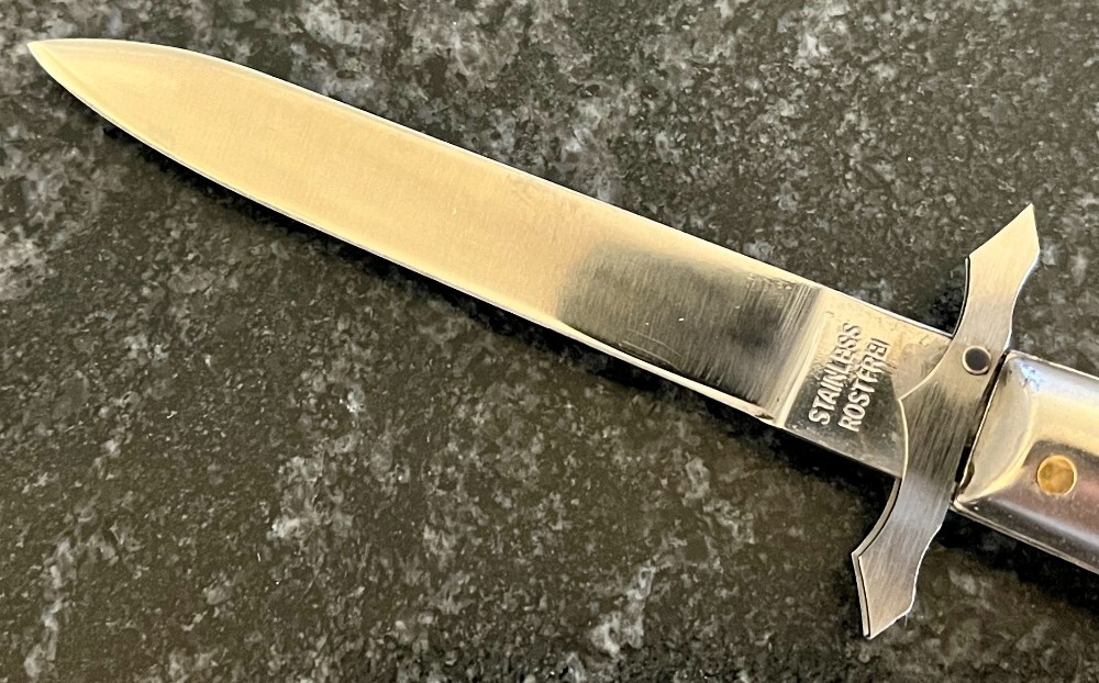 Rizzuto Estileto Milano Korea Clone Batwing Swing Guard Switchblade Knife