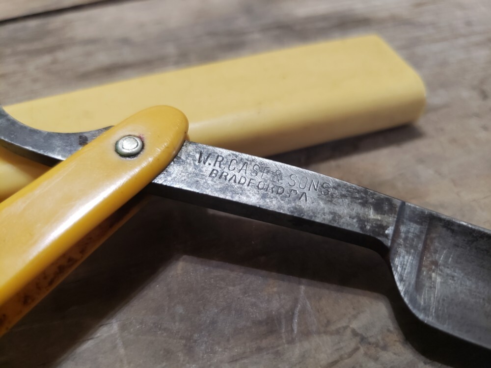 RARE FIND! W.R. Case & Sons Straight Razor - Unique Carrying Case ...