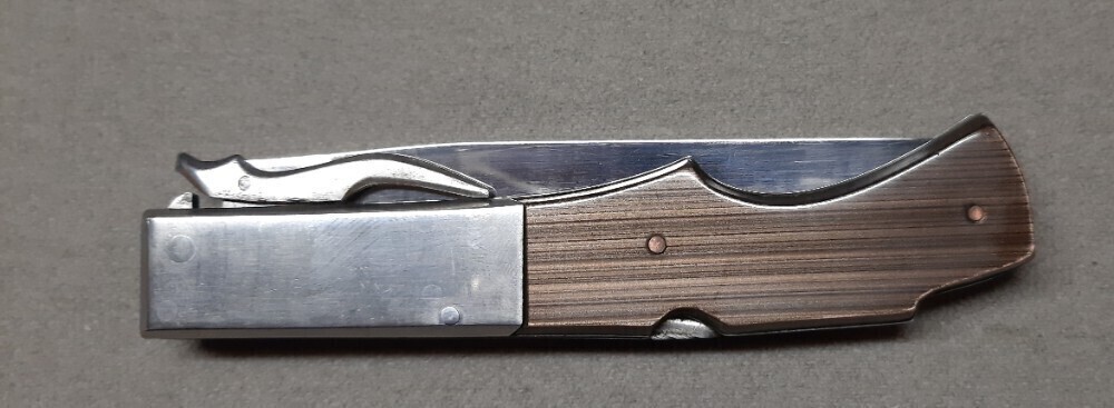 Handmade Switchblade with Swing-guard