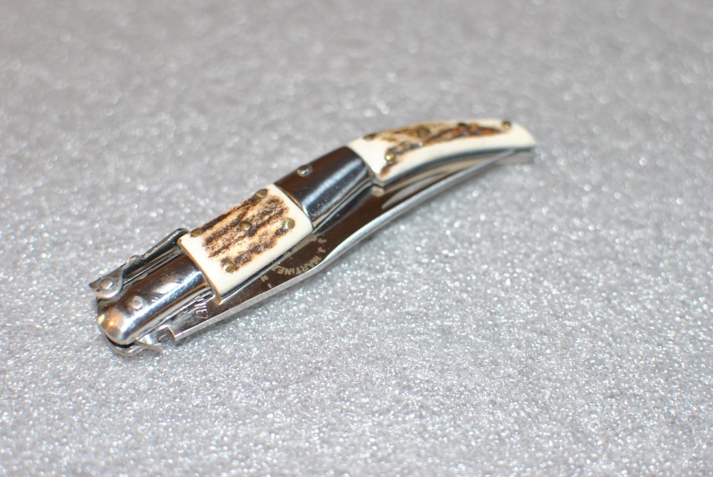 Navaja J.J. Martinez Santa Cruz Spain Mint Mirror Polish Stag 3 3/4" Closed