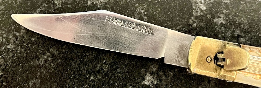 Clip Point Blade Bullfighter Lever Lock Switchblade Knife, Japan