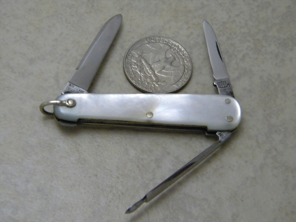 D Peres Solingen Germany Pearl Small Lobster Knife