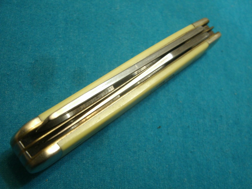 VINTAGE 2010 CASE XX USA 3207 CV YELLOW DELRIN 2 BLADE TRAPPER FOLDING ...
