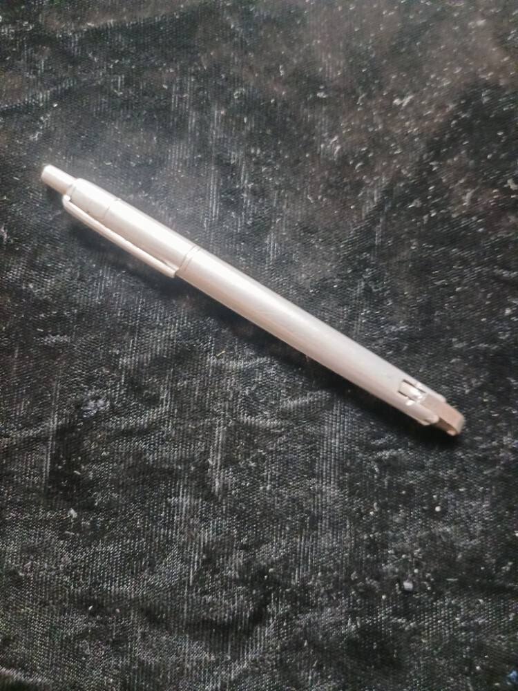 VINTAGE PEN BALISONG