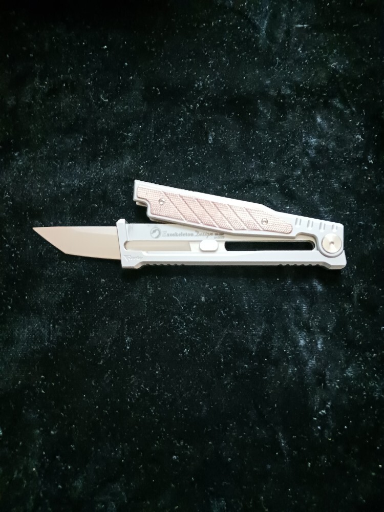 REATE EXOSKELETON GRAVITY KNIFE