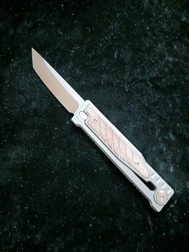 REATE EXOSKELETON GRAVITY KNIFE