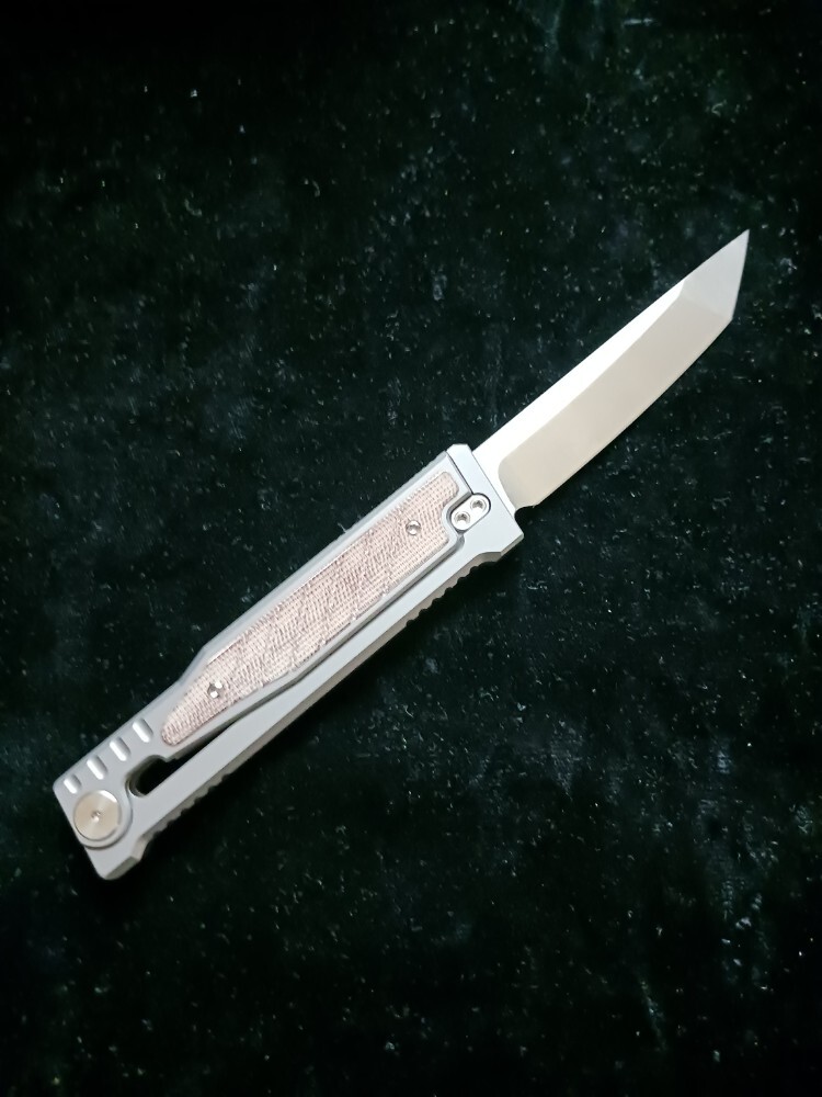 REATE EXOSKELETON GRAVITY KNIFE