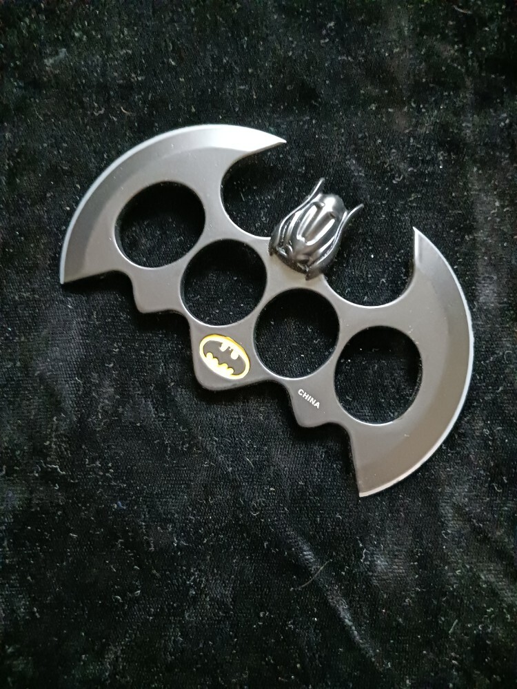 BATMAN KNUCKLE KNIFE