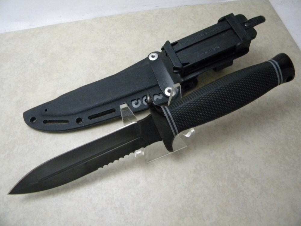 SOG Dagger 1 Double Edge Fixed Blade Knife w/Kydex Sheath