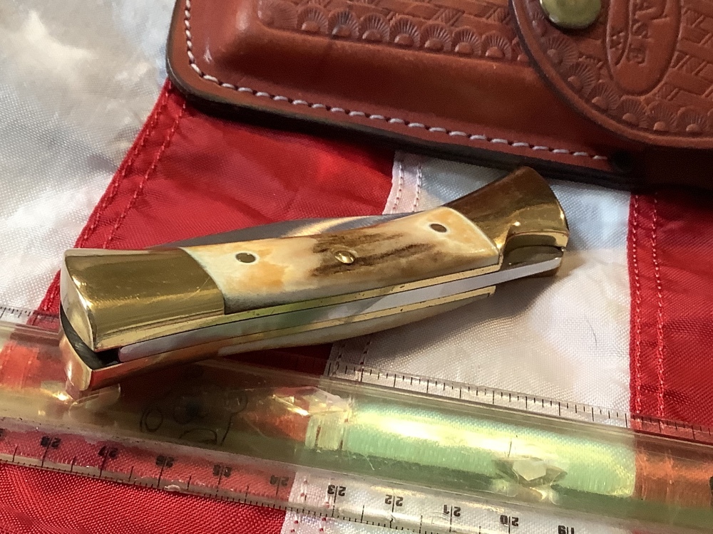 1981 Case xx Shark Tooth Folding Hunter w/ Sweet Stag Handles (P197 L ...
