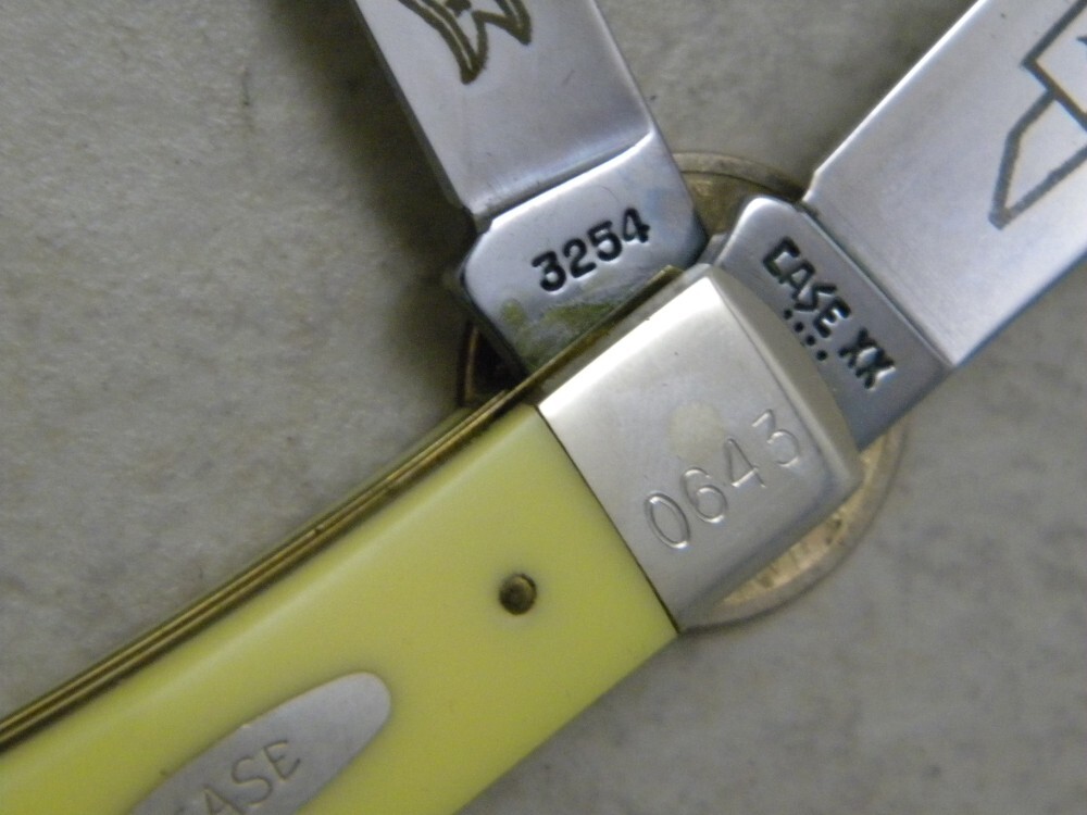 Case XX USA 4 Dot 3254 American Eagle Yellow Trapper Knife