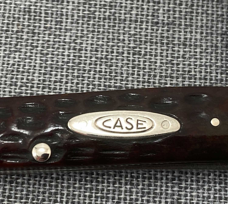 WR Case & Sons – XX 1940-1964 – 2 Blade Serpentine Pen 06244 – Jigged Bone