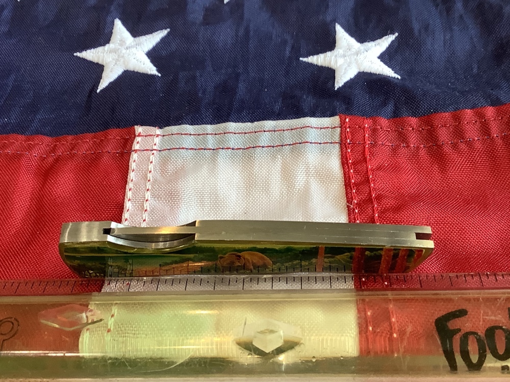 Case xx 1984 Medium Lockback (mdl# 059L SS) w/ Large Brown Bear in ...