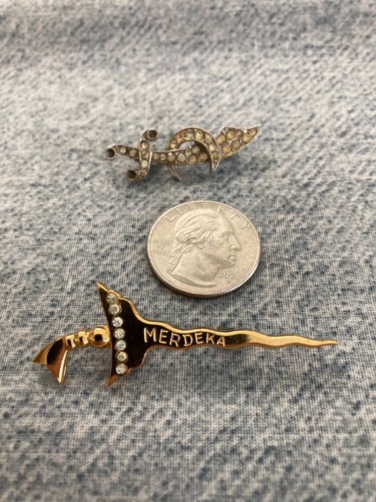 Vintage (8) Miniature Sword Lapel/Hat/Tie Pins