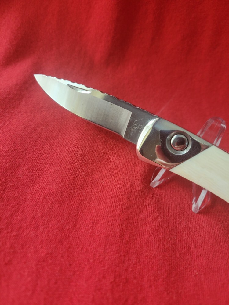BUCK Model 500 "The Duke" Custom Automatic
