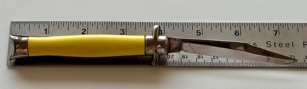 Colonial Shur-Snap Bow tie Fishtail Switchblade Knife, Yellow Scale