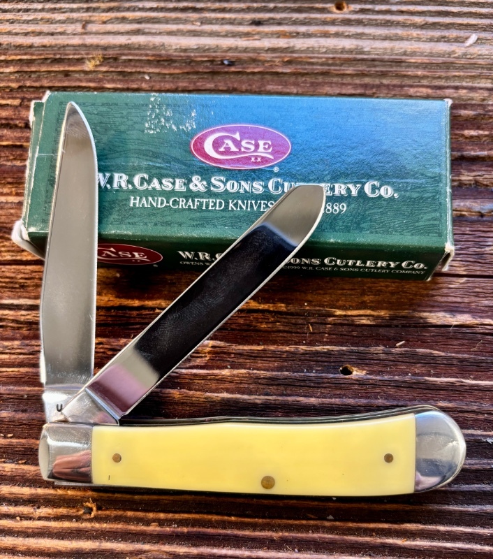 Case “Caterpillar” Full-size Trapper
