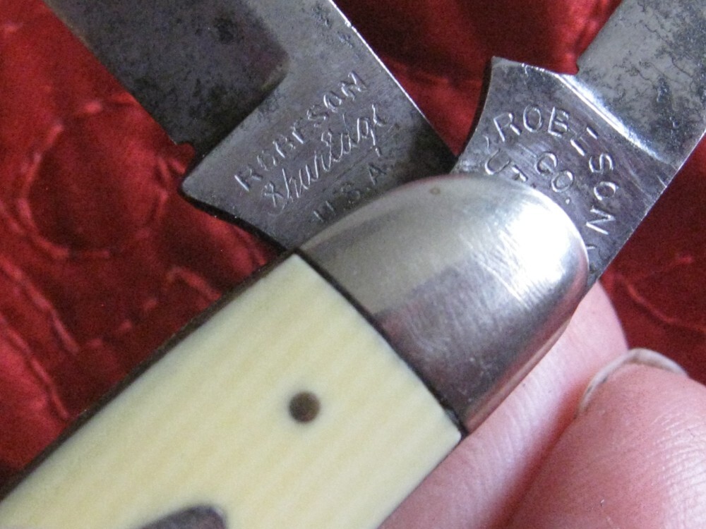 ROBESON 2 blade "Peanut" style knife w/sabre blade pattern no.422248