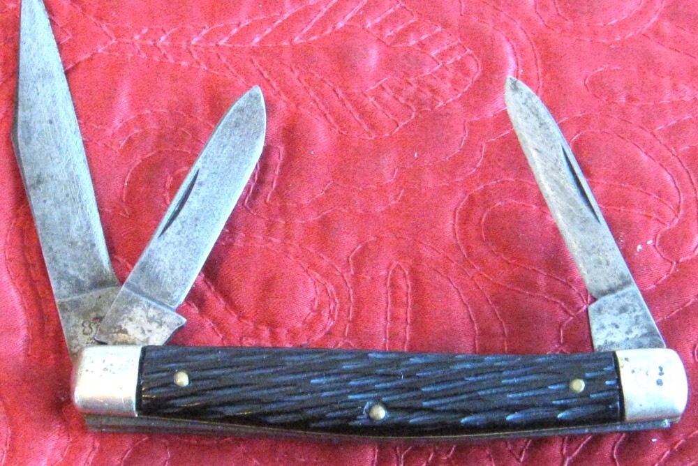 KEEN KUTTER small 3 bl stock knife w/jigged black scales Pat. No 874