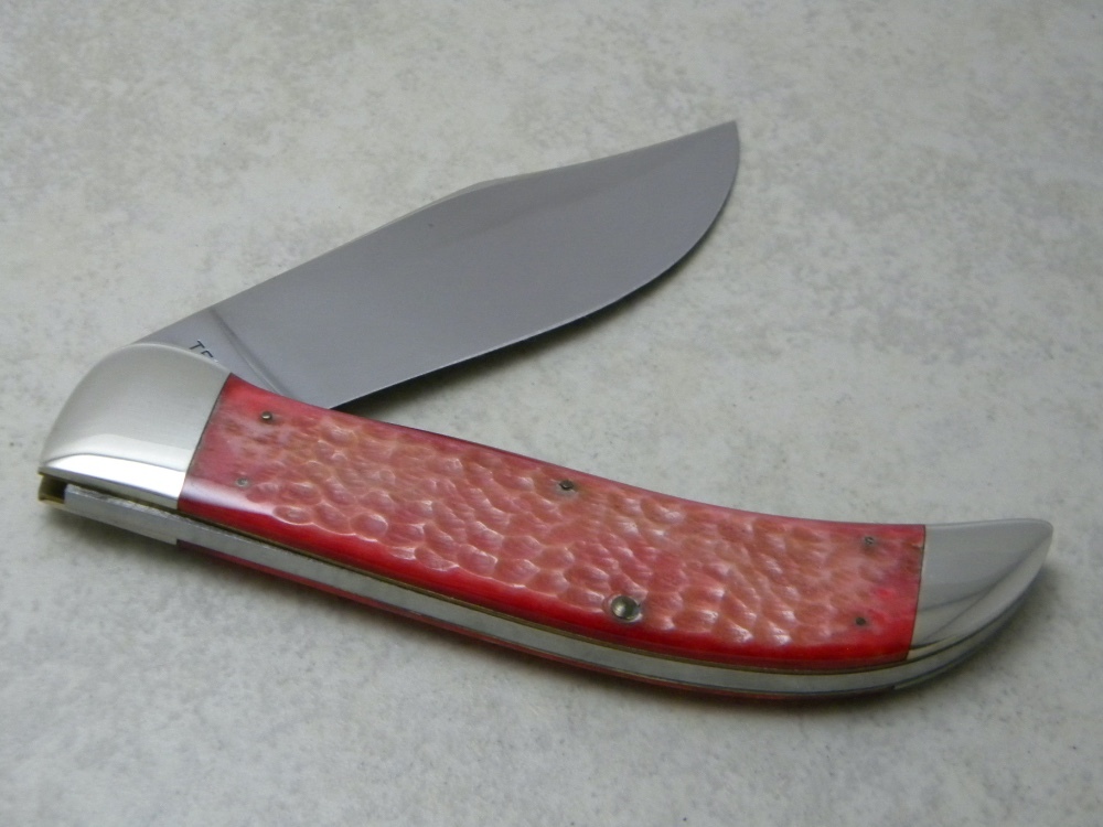 Case Classic 1990 Red Bone Bomb Shield R61072 Clasp Knife NIB