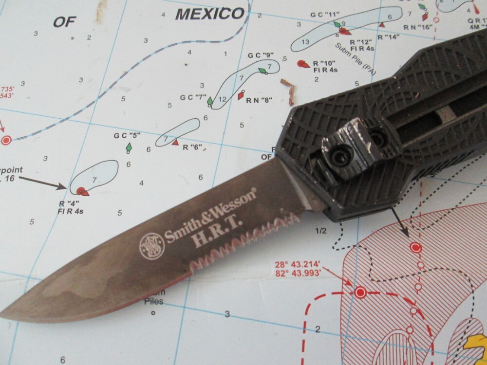 SMITH & WESSON HRT SWOTF2DBS Out The Front Automatic Knife